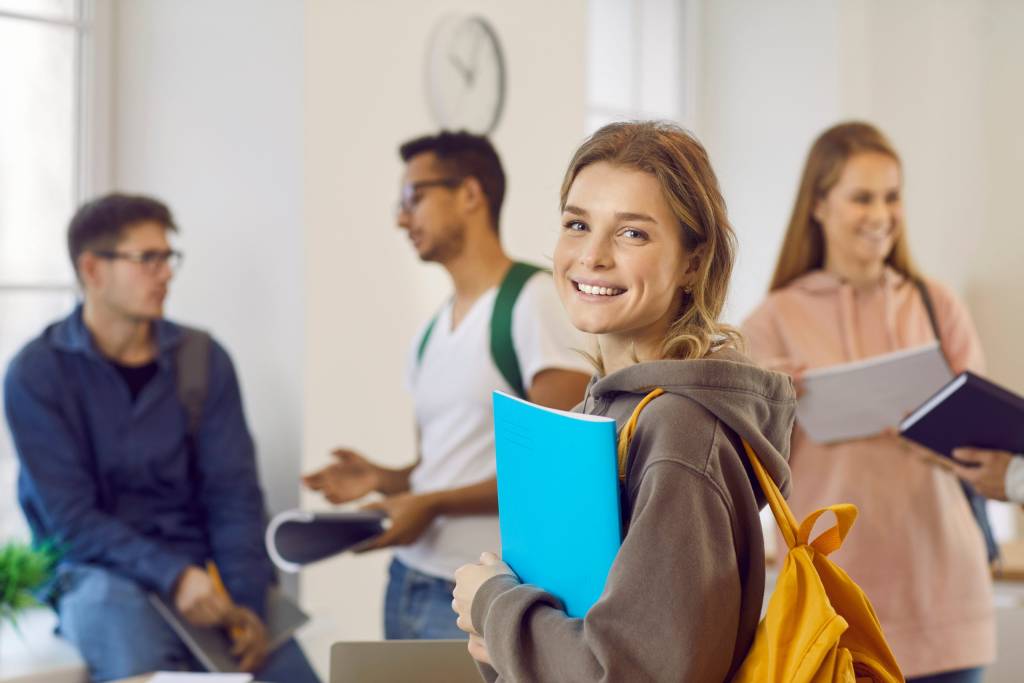 Using examples to reduce sedentary time during online teaching ...